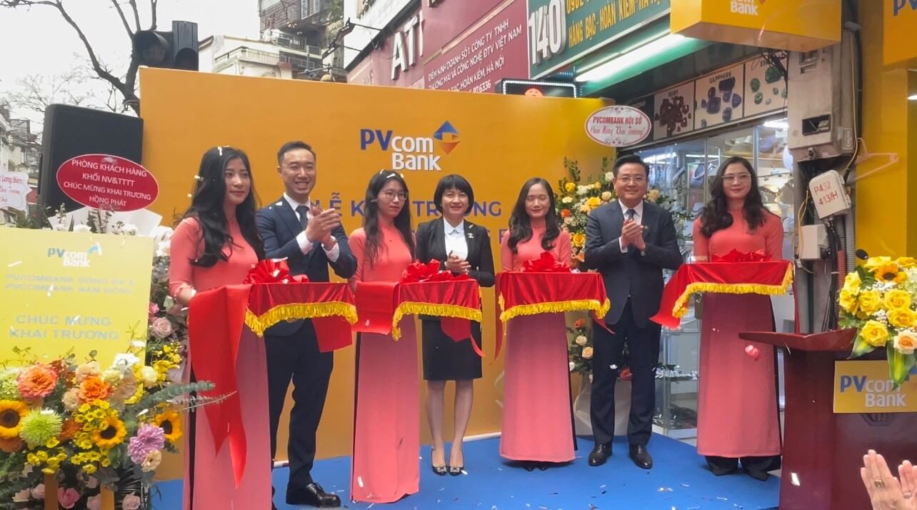 PVcomBank Hàng Bạc tưng bừng khai trương | Tin PVcomBank | Tin tức ...