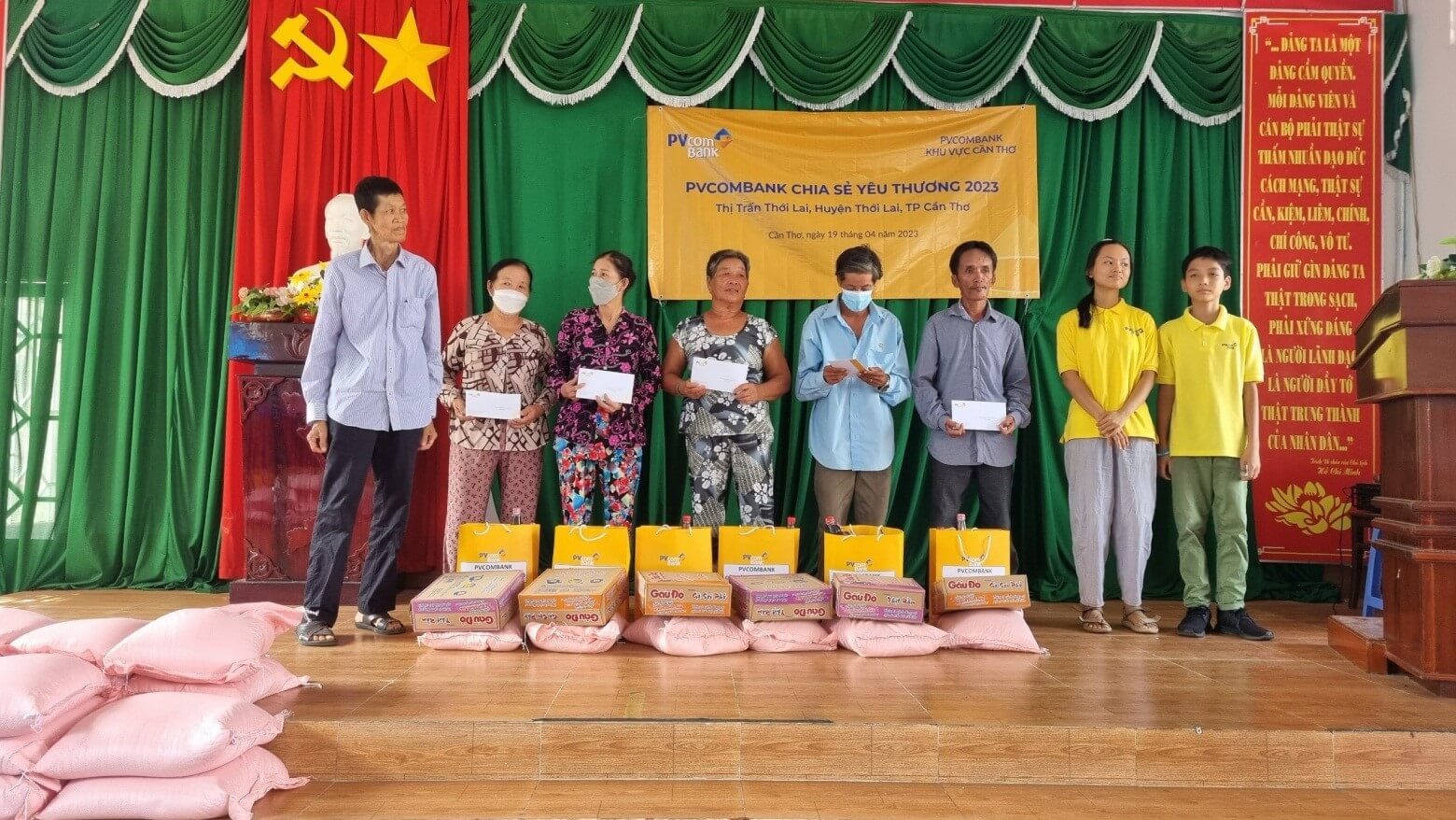 PVcomBank Cần Thơ chia sẻ yêu thương năm 2023 | Hoạt động nội bộ | Tin ...