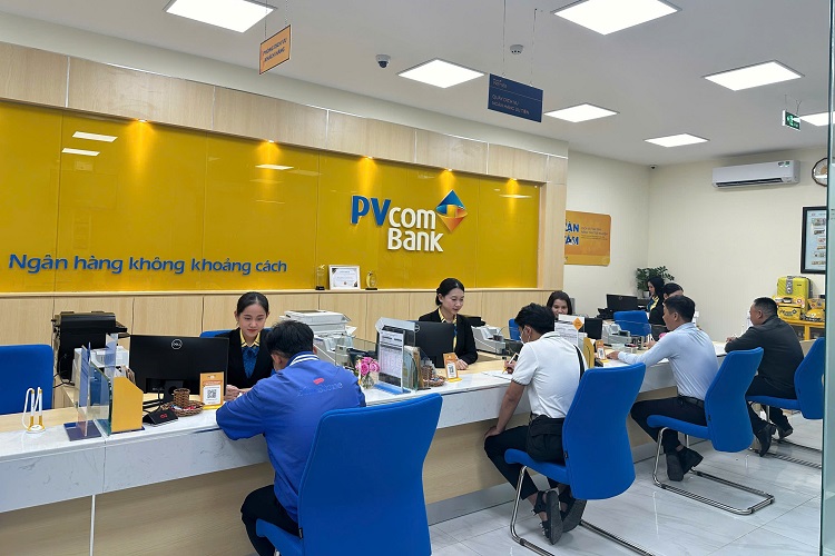 PVcomBank Long Xuyên chính thức khai trương trụ sở mới | Tin PVcomBank ...